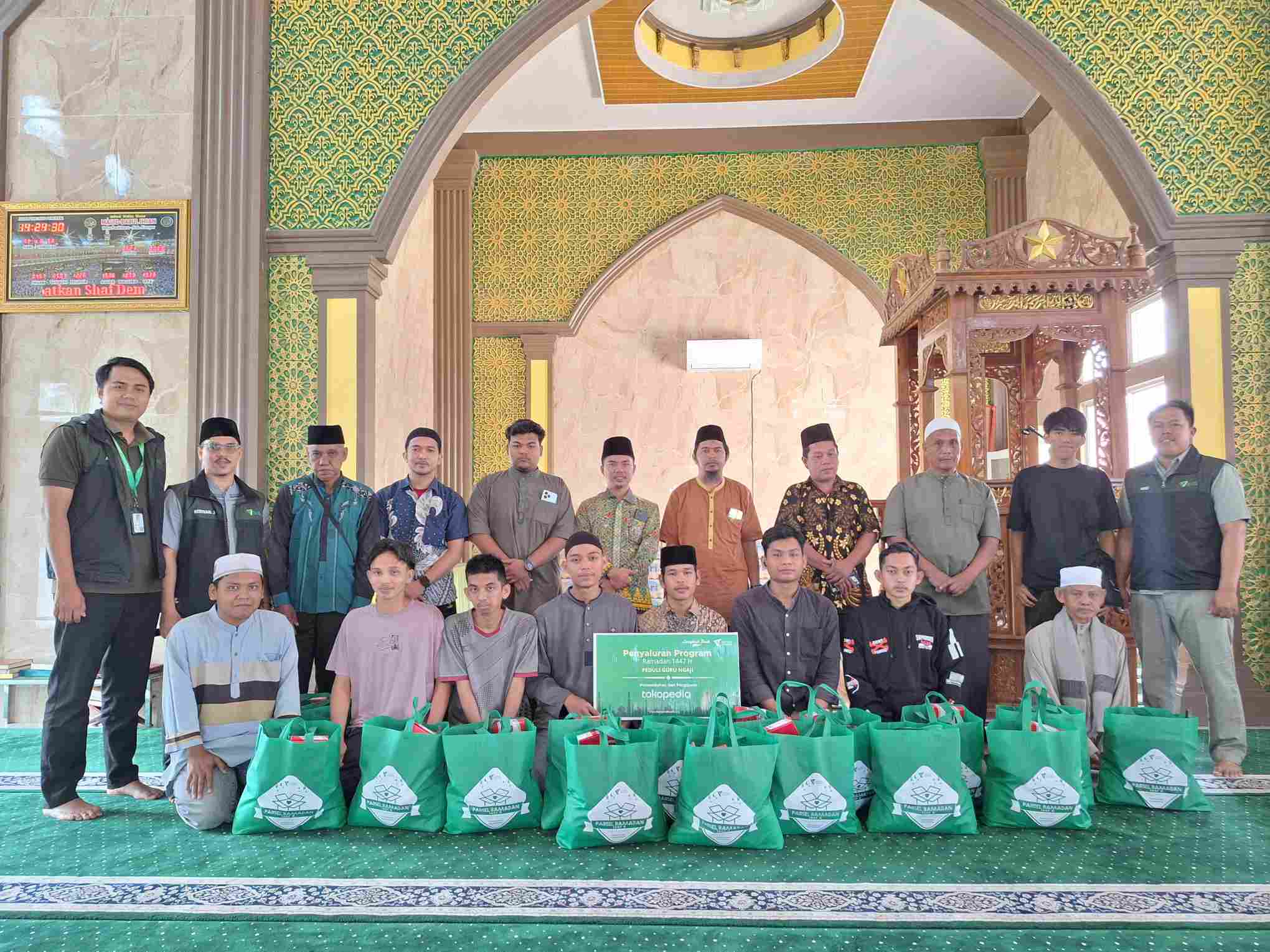 Kolaborasi Dompet Dhuafa Riau dan Tokopedia Santuni 50 Guru Ngaji di ...